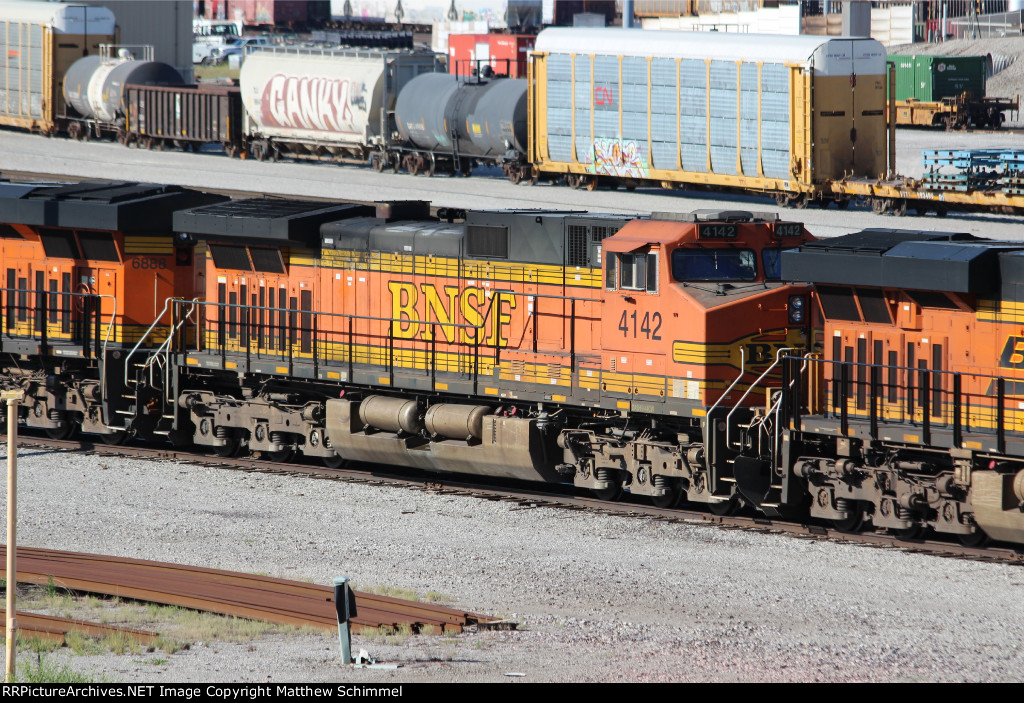 BNSF 4142 - Roster